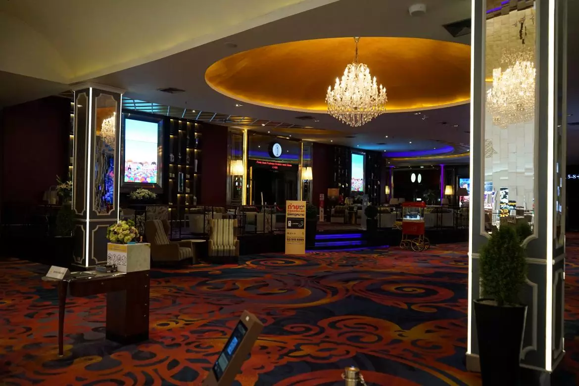 PROMENADE CINEPLEX - Portfolio:: ไฟประดับ ไฟตกแต่ง ไฟเทศกาล ไฟเวที ระบบ ...